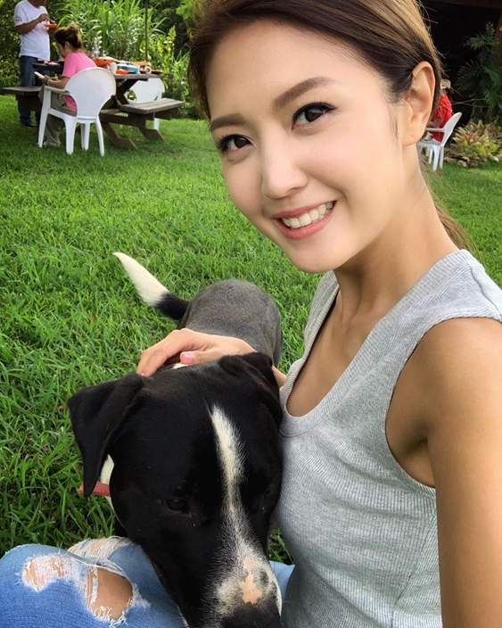 陳庭欣飛新喀里多尼亞拍節目 IG派福利晒長腿三点式泳照 | UPower